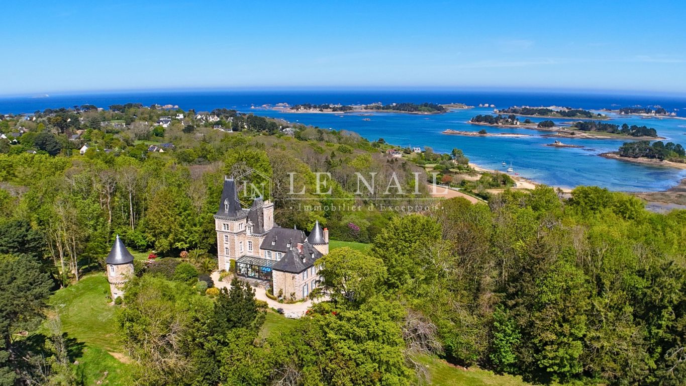 Château à vendre avec vue mer exceptionnelle en Bretagne